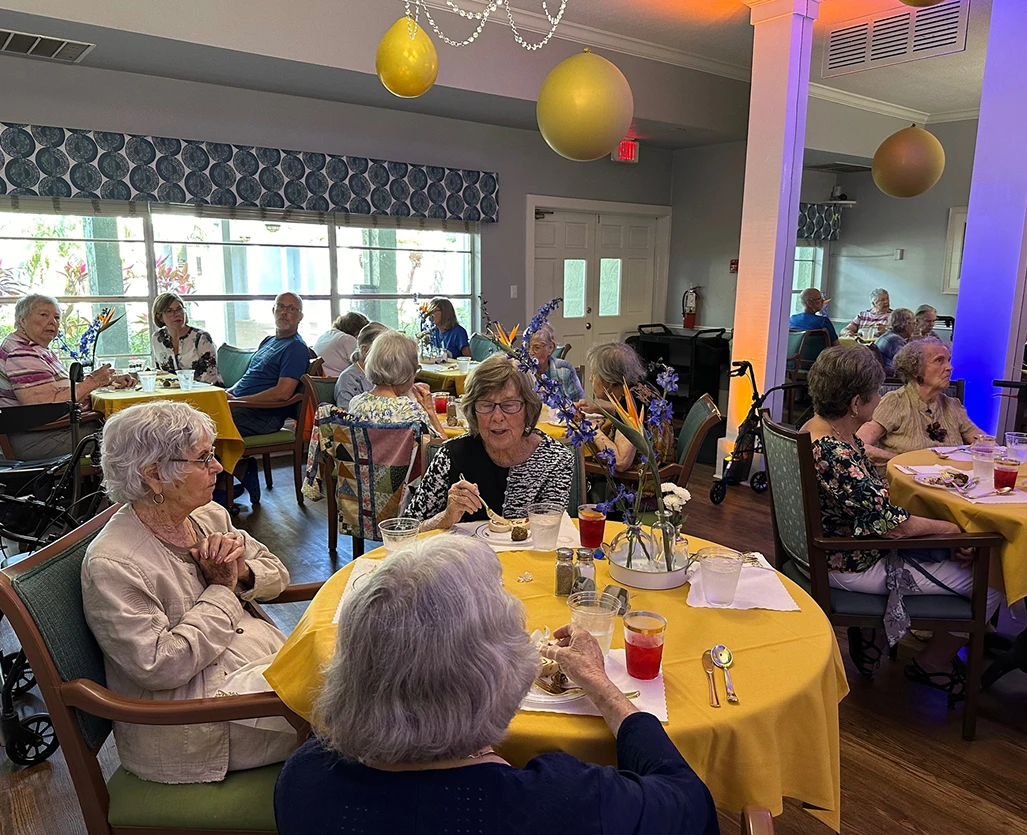 Assisted Living Community in Largo, FL | Oak Manor Senior Living