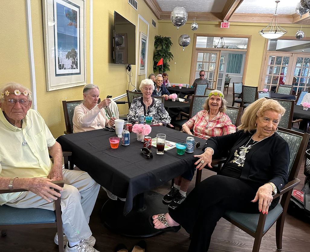 Life at Oak Manor Senior Living | Senior Living in Largo, FL